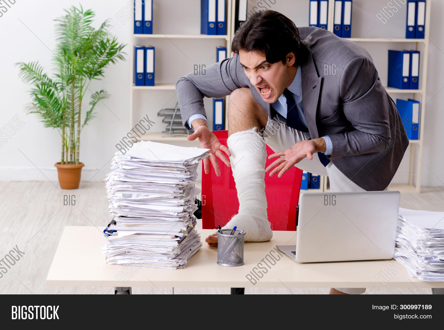 Leg Injured Employee Image & Photo (Free Trial) | Bigstock