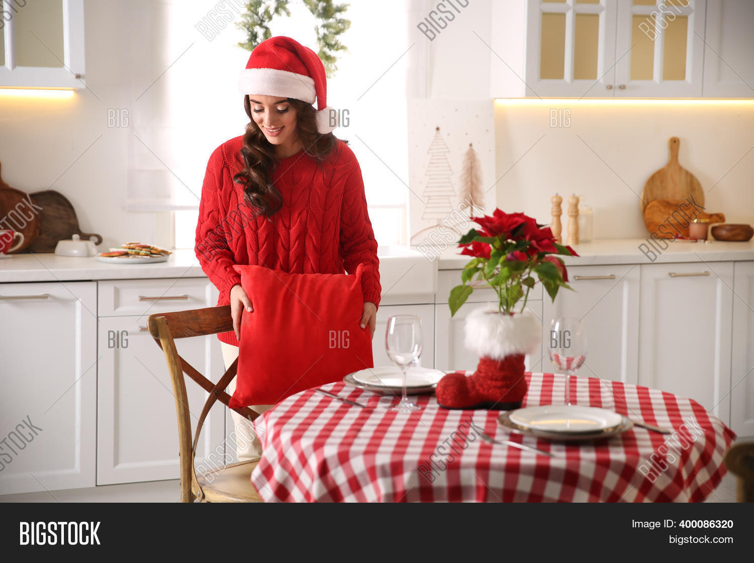 Young Woman Setting Image & Photo (Free Trial) | Bigstock