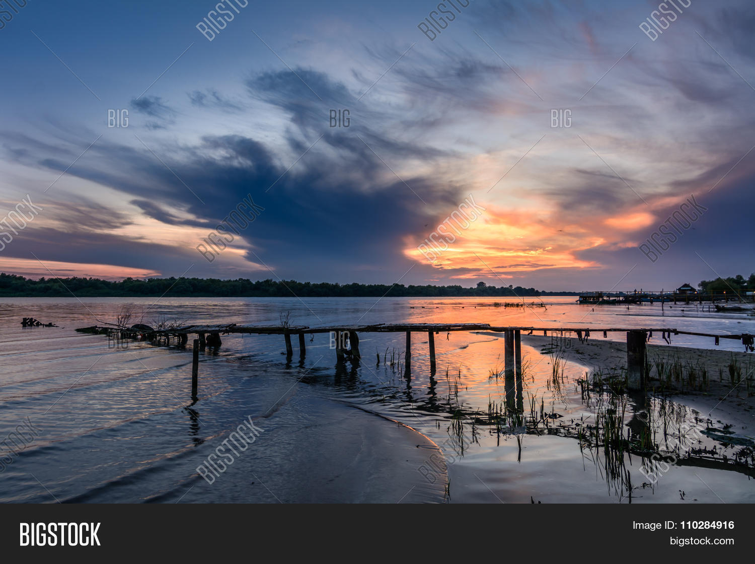 Wooden Pier Sunset Image & Photo (Free Trial) | Bigstock