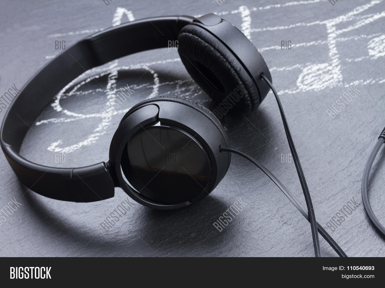 Music Notes Headphones Image & Photo (Free Trial) | Bigstock
