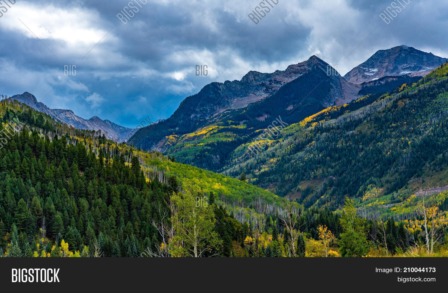 Dallas Divide On Early Image & Photo (Free Trial) | Bigstock