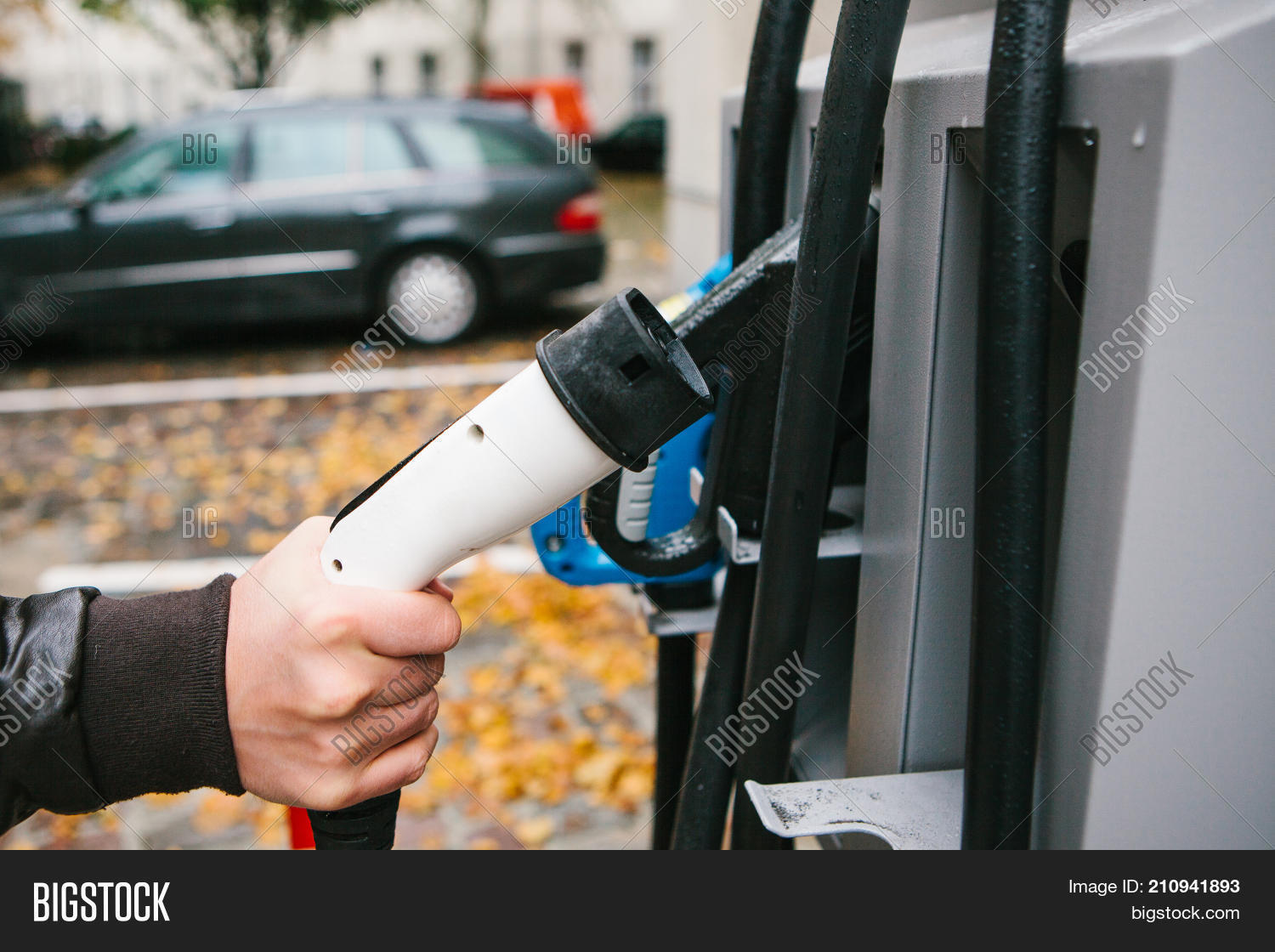 Driver Picks Cable Image & Photo (Free Trial) | Bigstock