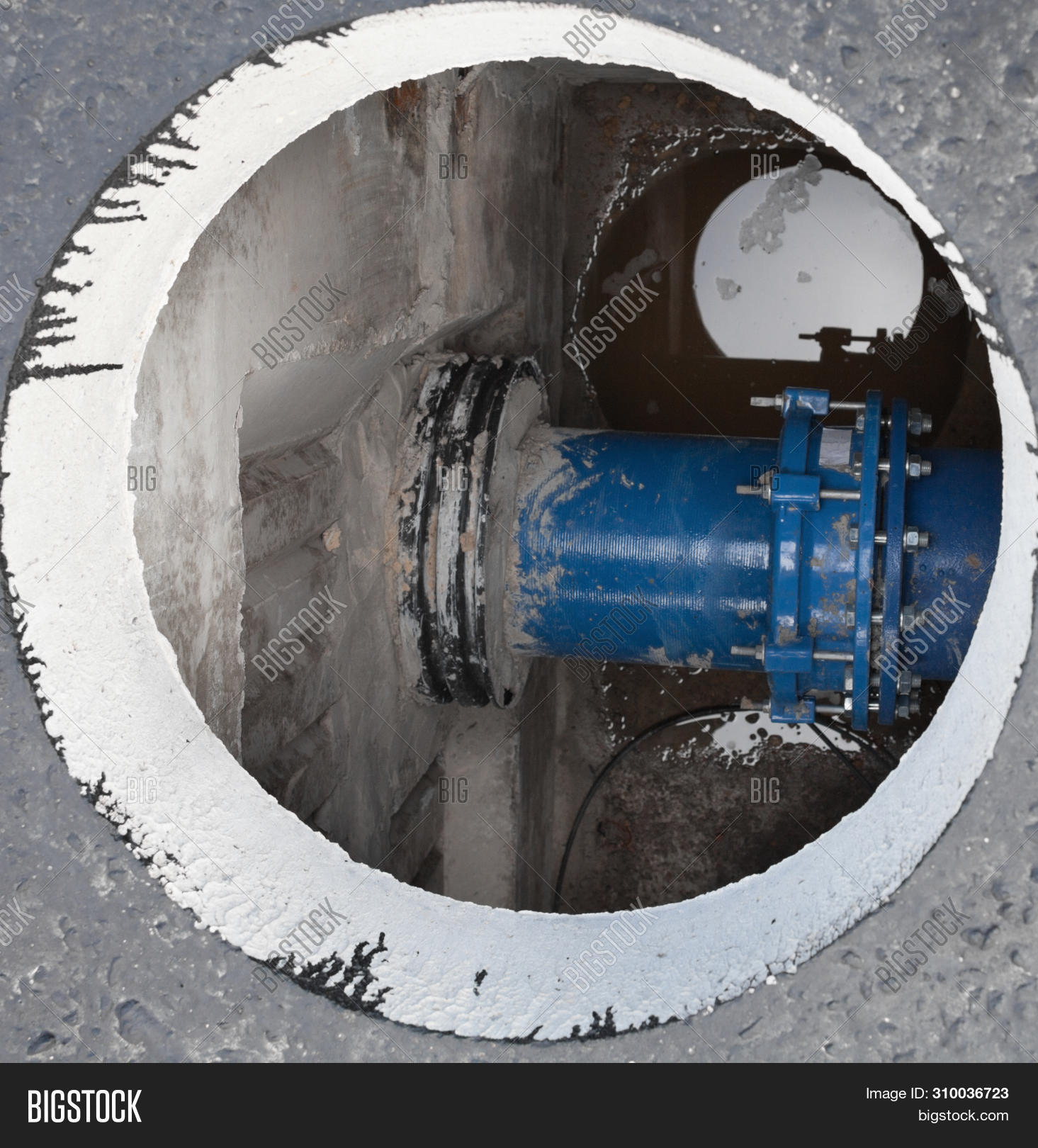 Open Manhole Concrete Image & Photo (Free Trial) | Bigstock