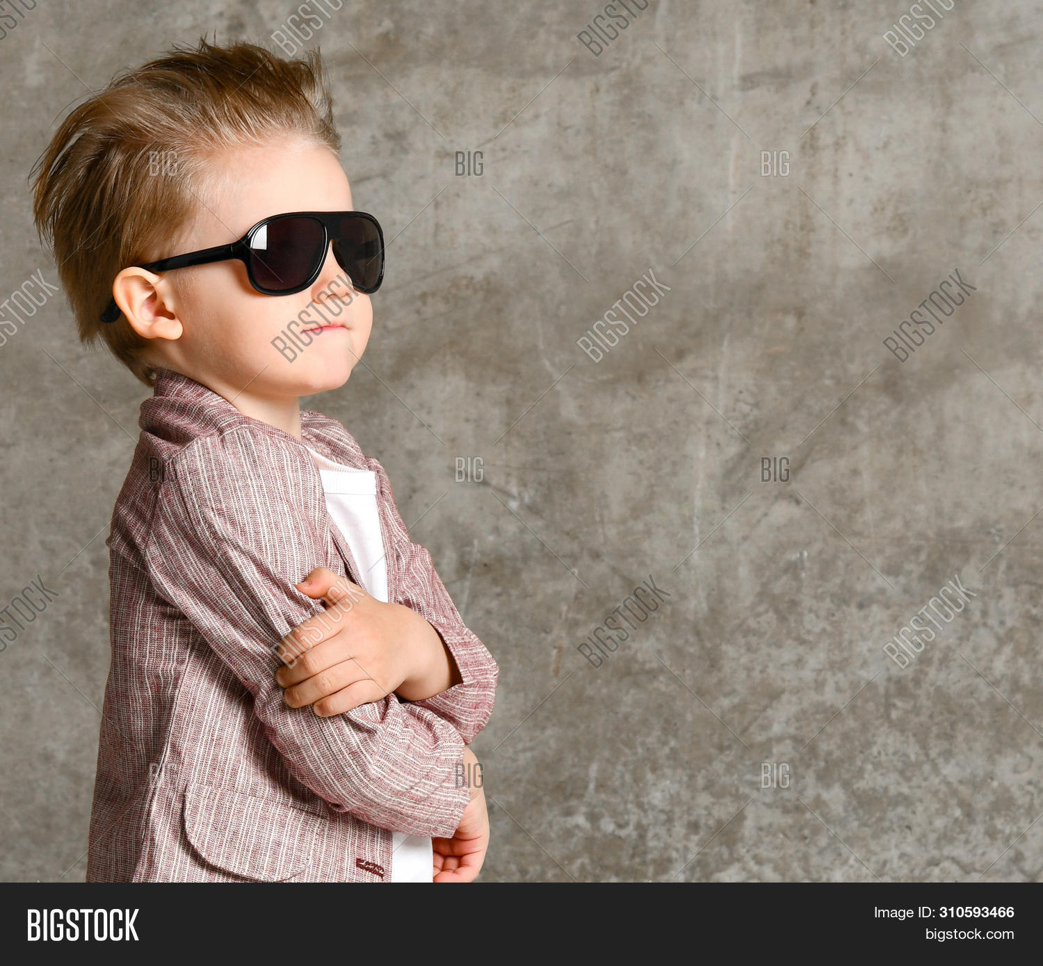 Little Dandy Boy Light Image & Photo (Free Trial) | Bigstock