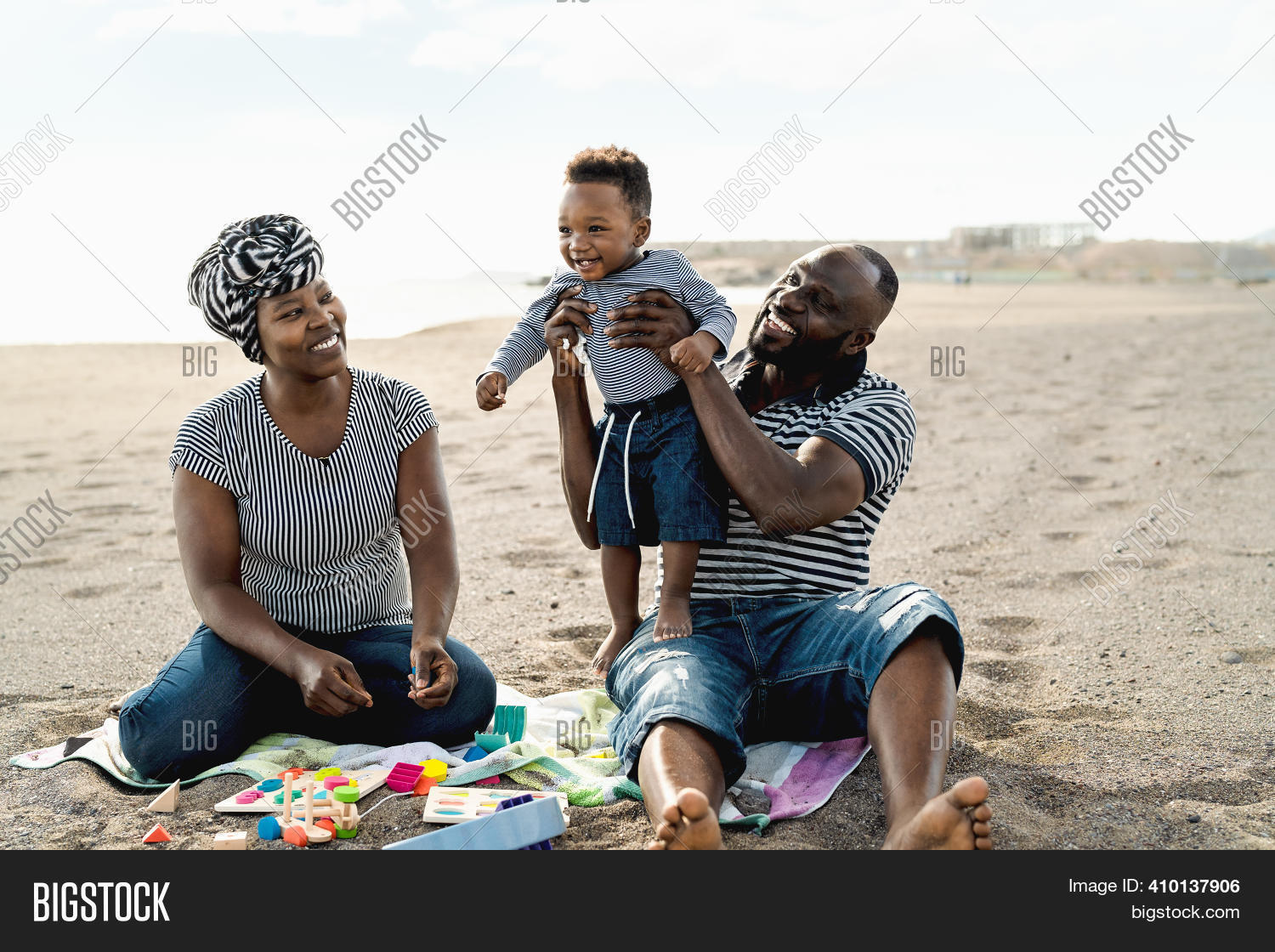 Happy African Family Image & Photo (Free Trial) | Bigstock