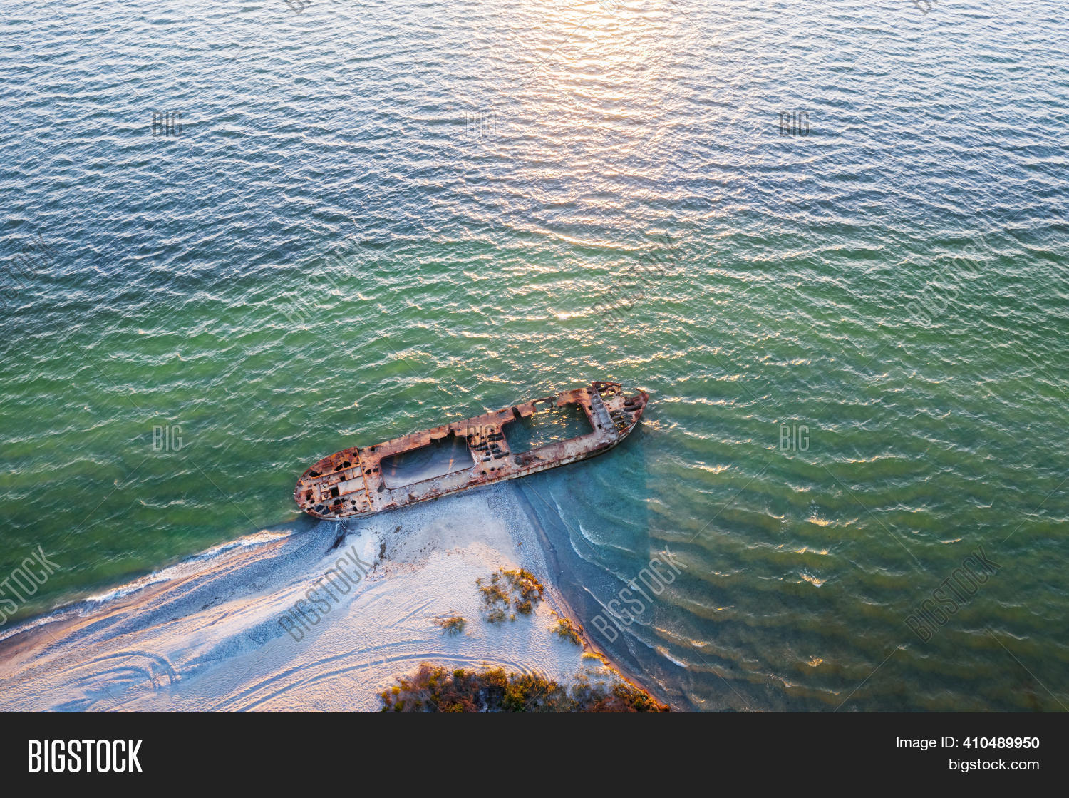 Old Shipwreck Image & Photo (Free Trial) | Bigstock