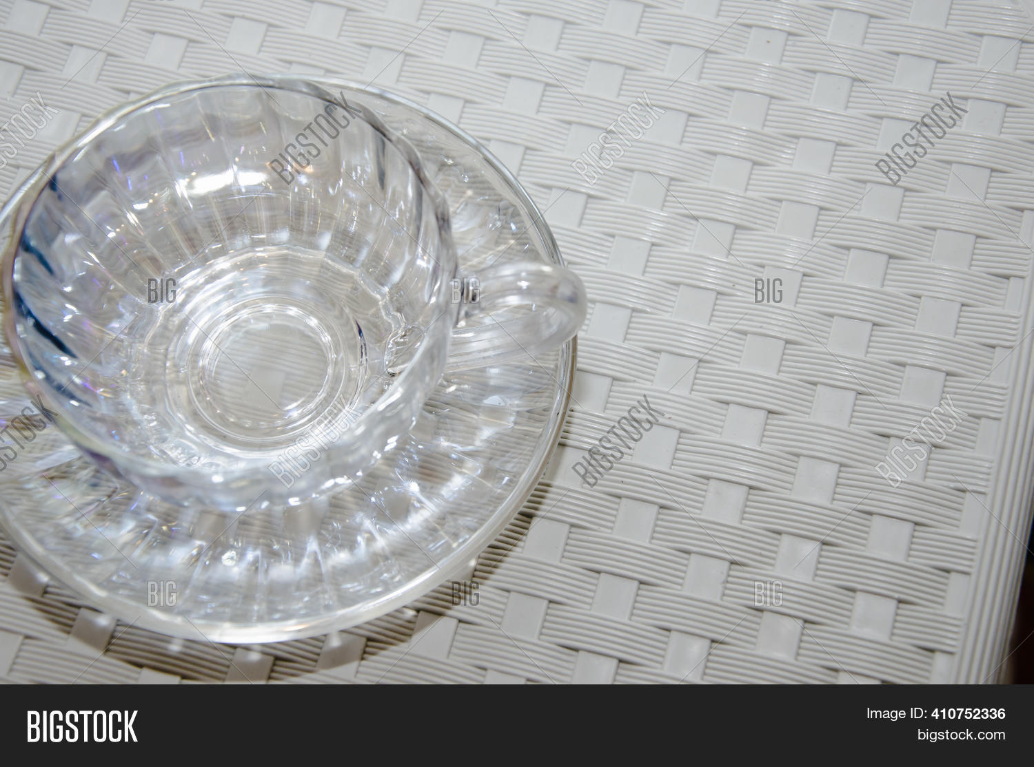 Empty Glass Beaker Image & Photo (Free Trial) | Bigstock