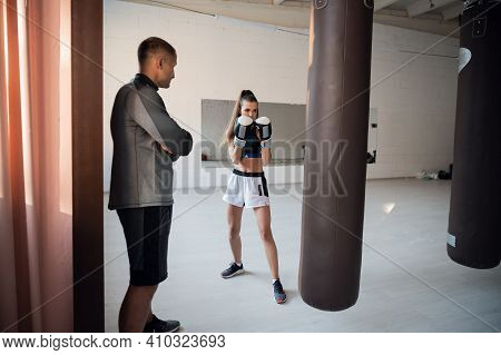 Woman Training Boxing Image & Photo (Free Trial) | Bigstock