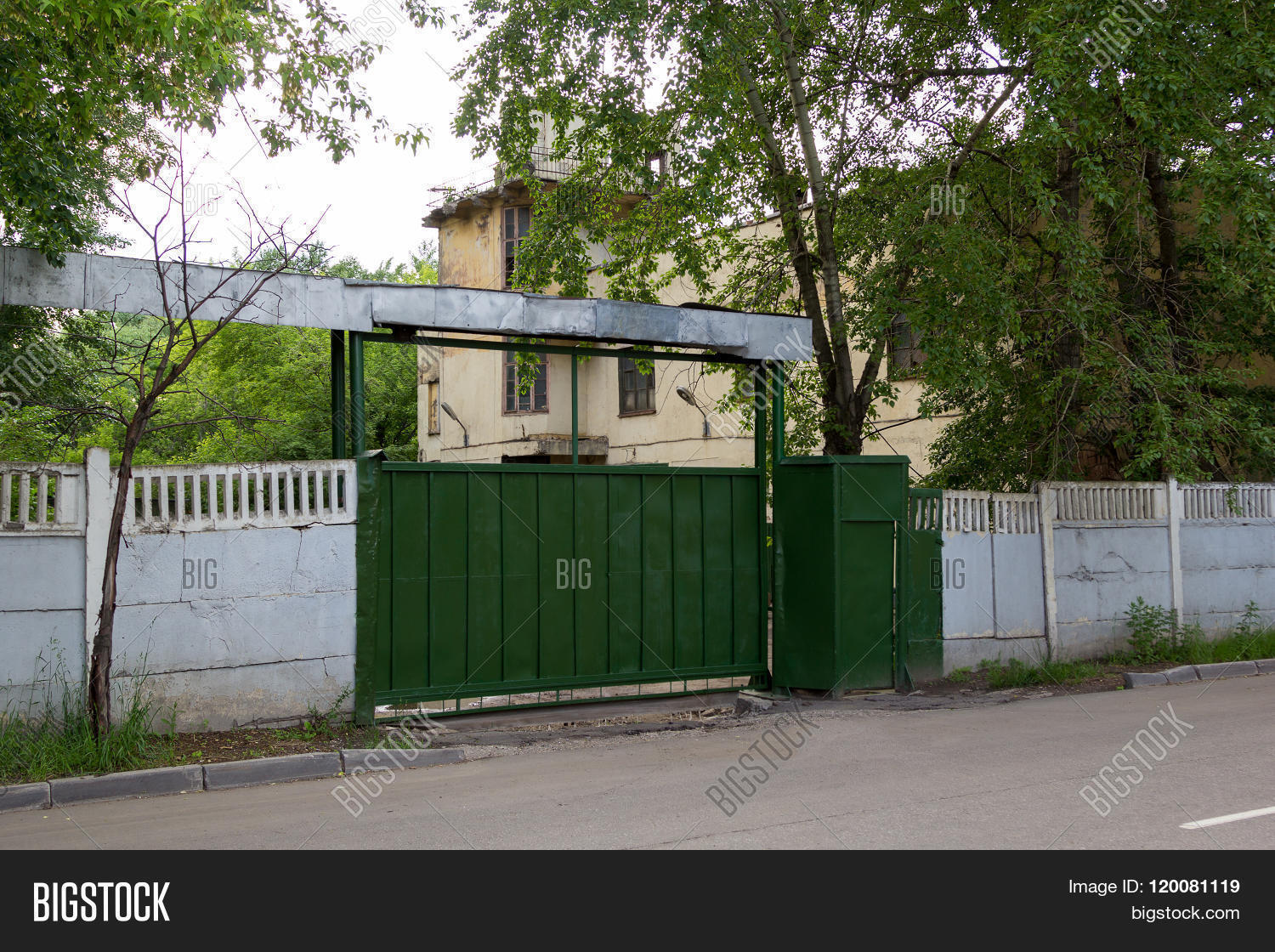 Old Metal Gate Image & Photo (Free Trial) | Bigstock