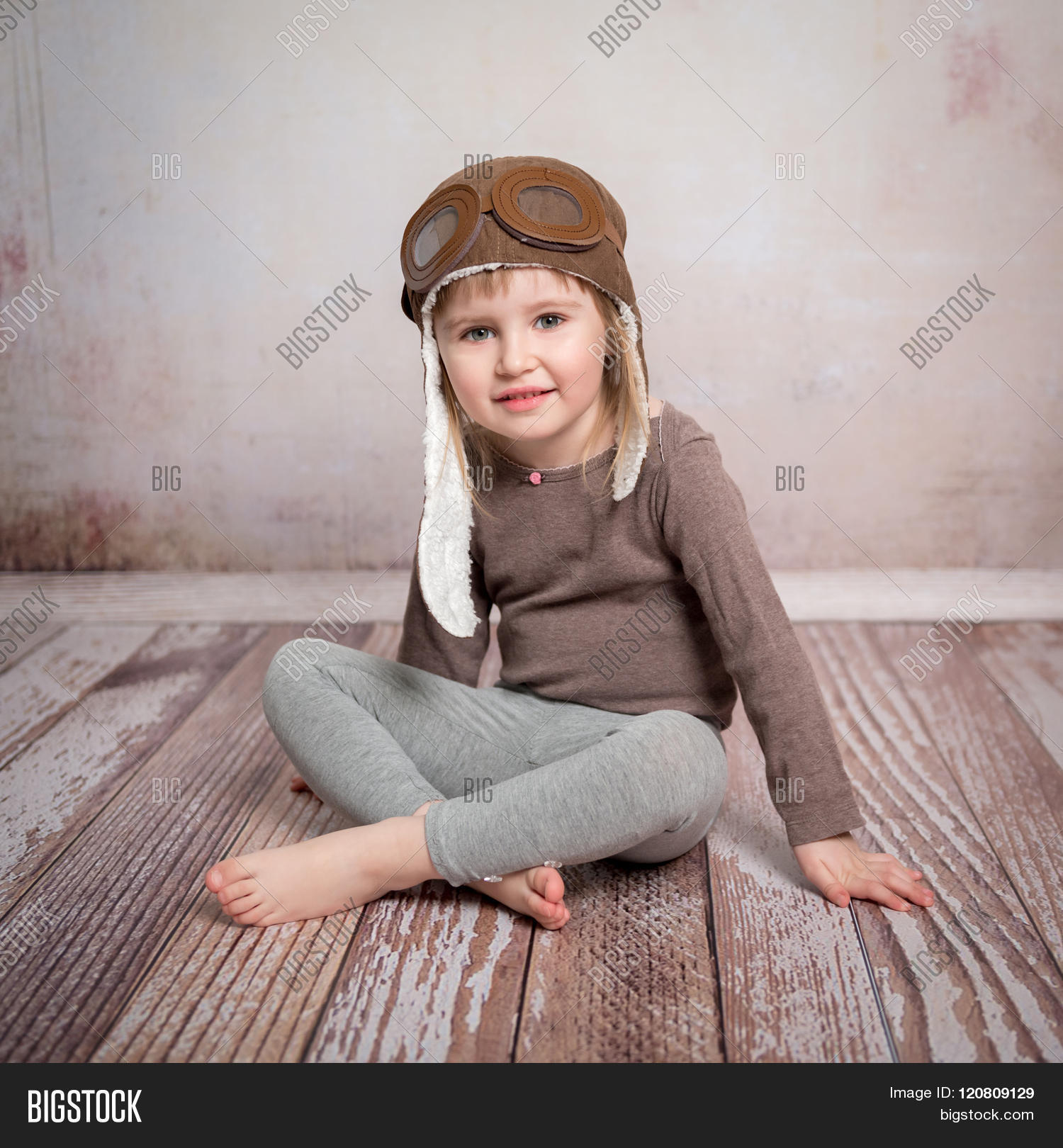 Cute Little Girl-pilot Image & Photo (Free Trial) | Bigstock
