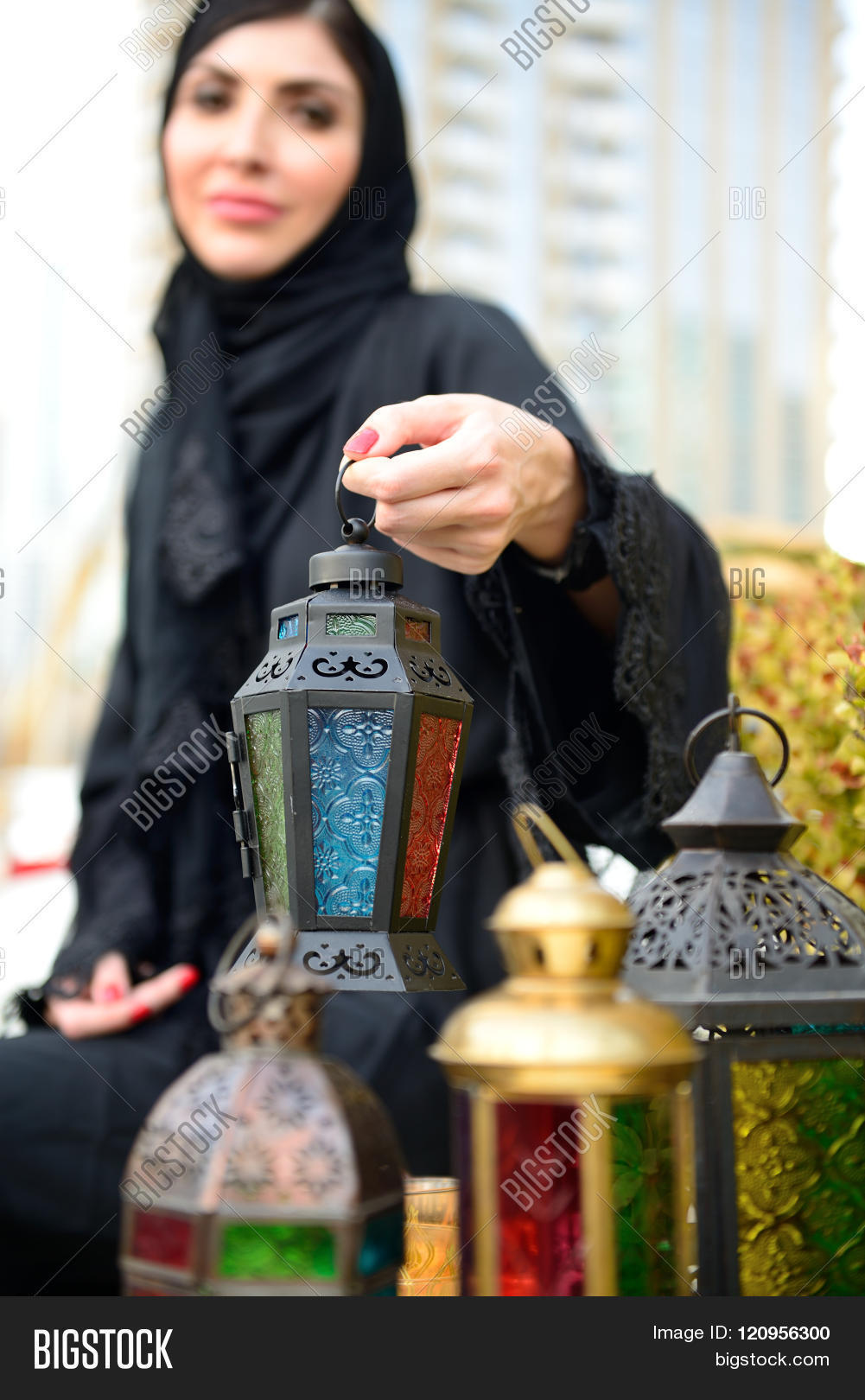 Emarati Arab Woman Image & Photo (Free Trial) | Bigstock