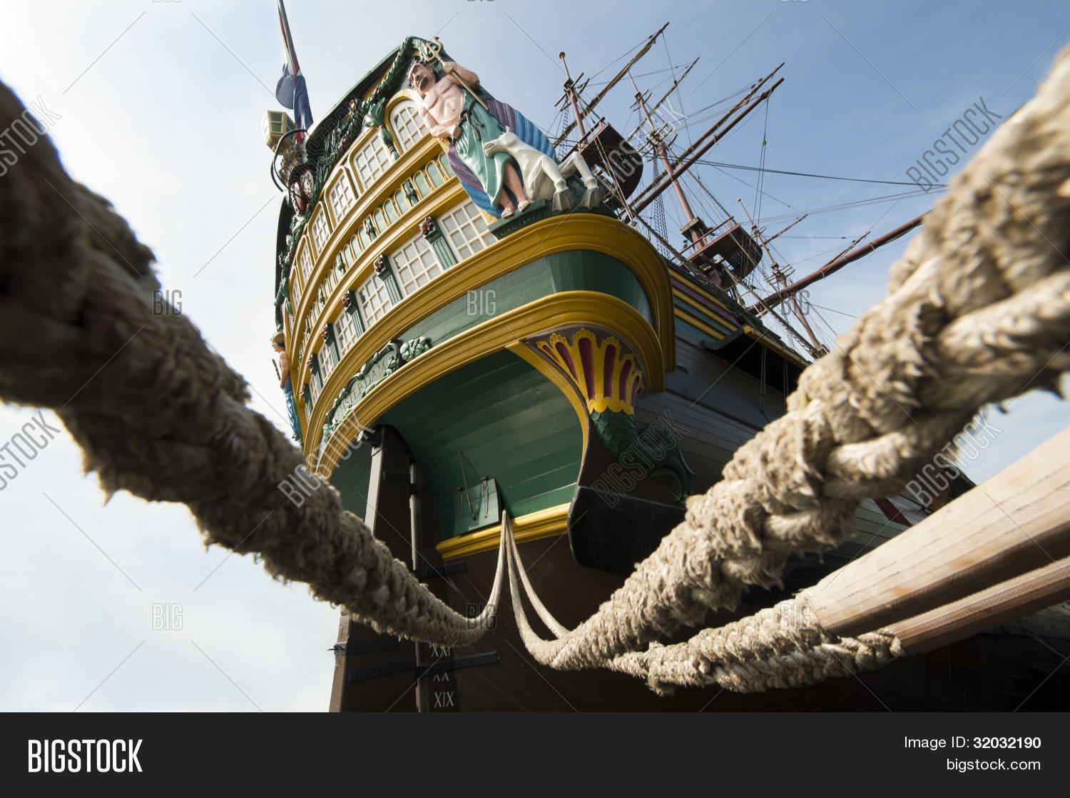 Imagen y foto Popa Popa De Barco (prueba gratis) | Bigstock