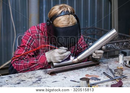 Young Guy Welder Image & Photo (Free Trial) | Bigstock