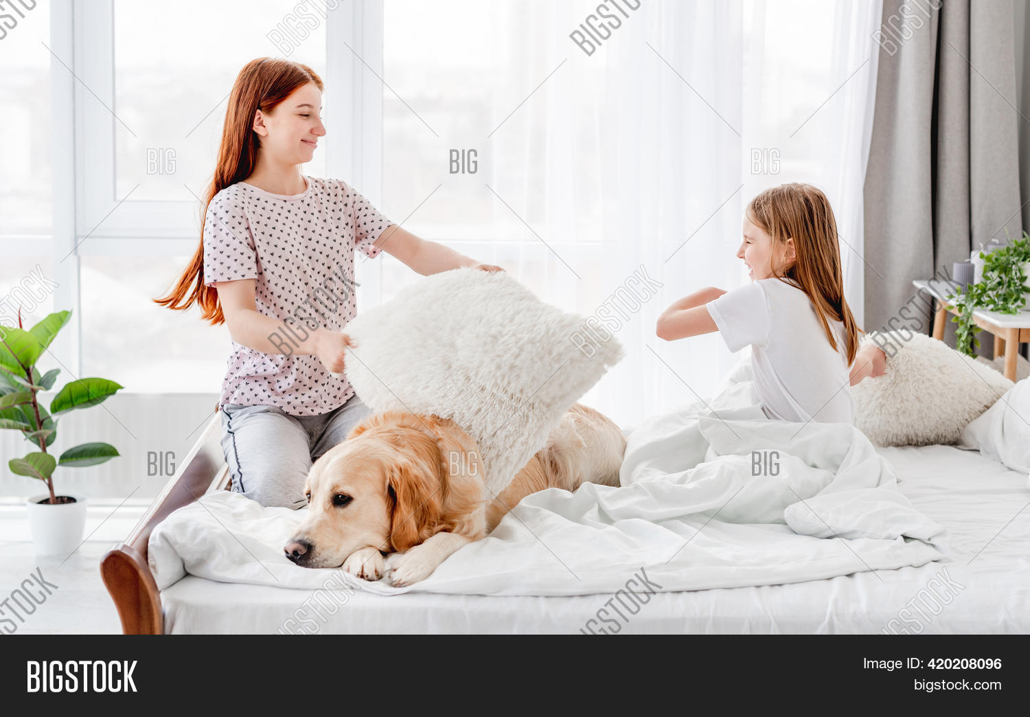 Two Sisters Fighting Image & Photo (Free Trial) | Bigstock