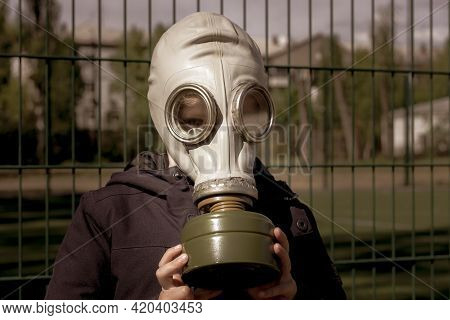 Child Gas Mask. Boy Image & Photo (Free Trial) | Bigstock