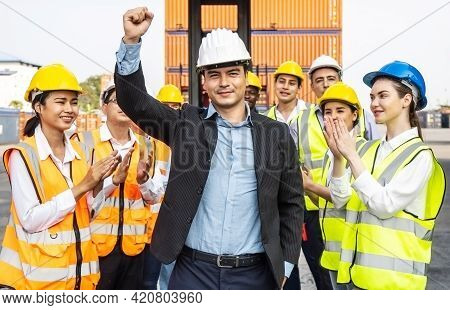 Cooperation And Team Construction Success Images, Illustrations ...