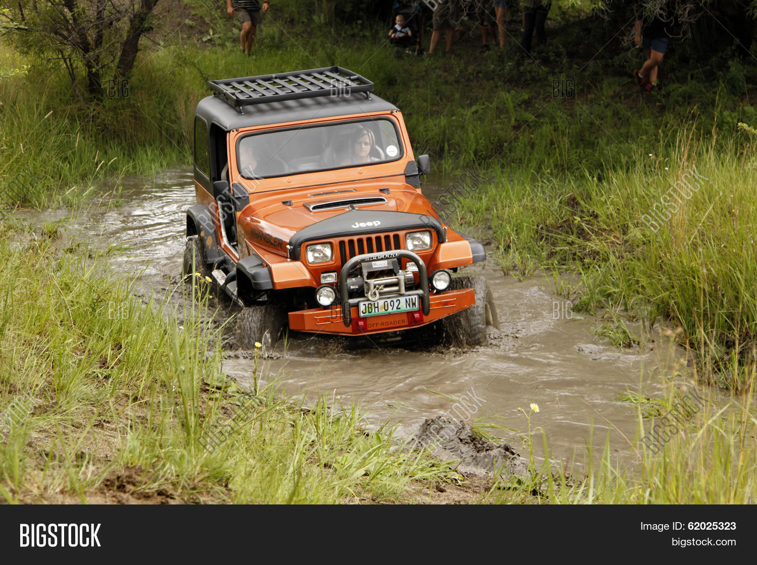 Crush Beige Jeep Image & Photo (Free Trial) | Bigstock