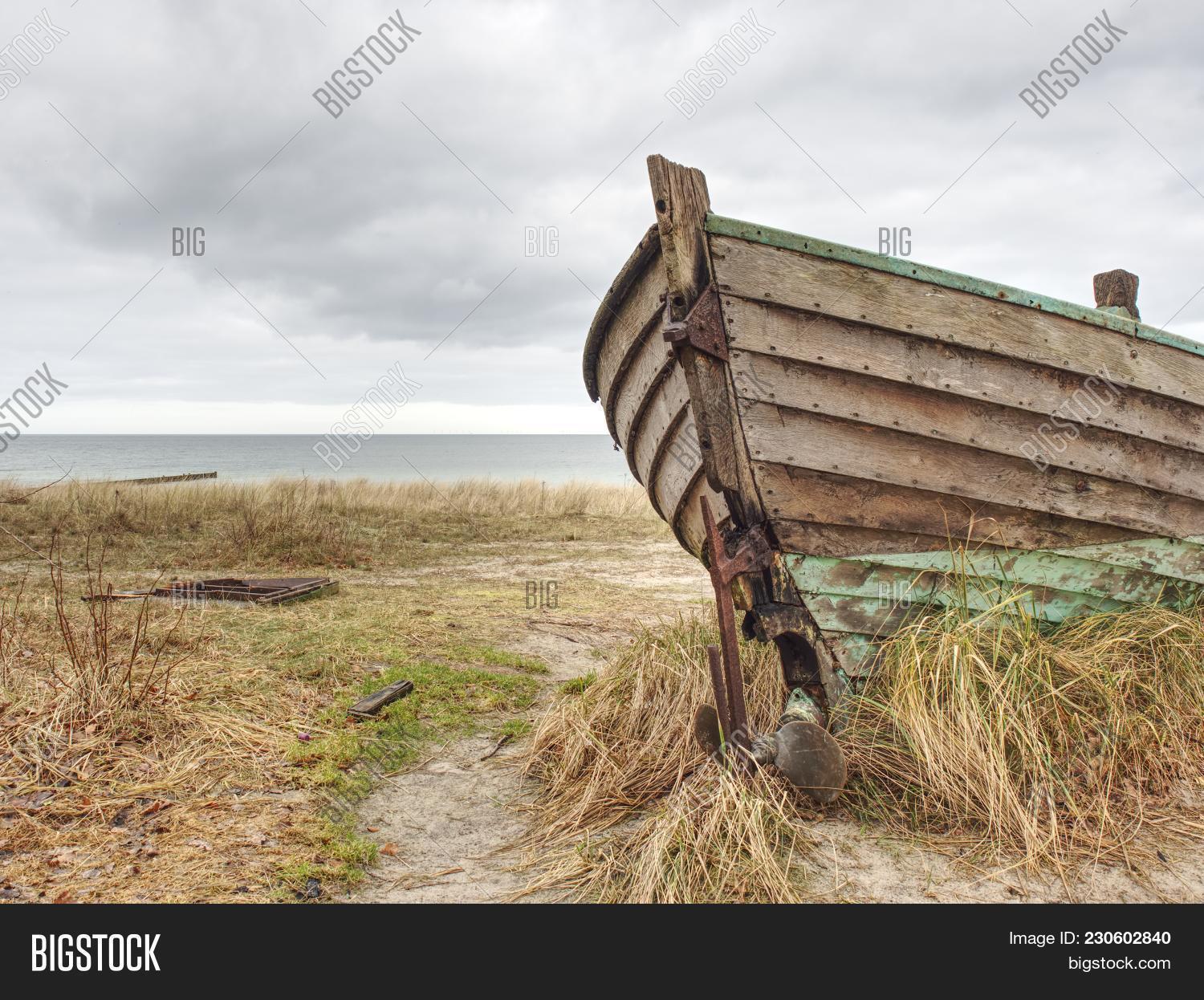 Abandoned Wrecked Boat Image & Photo (Free Trial) | Bigstock