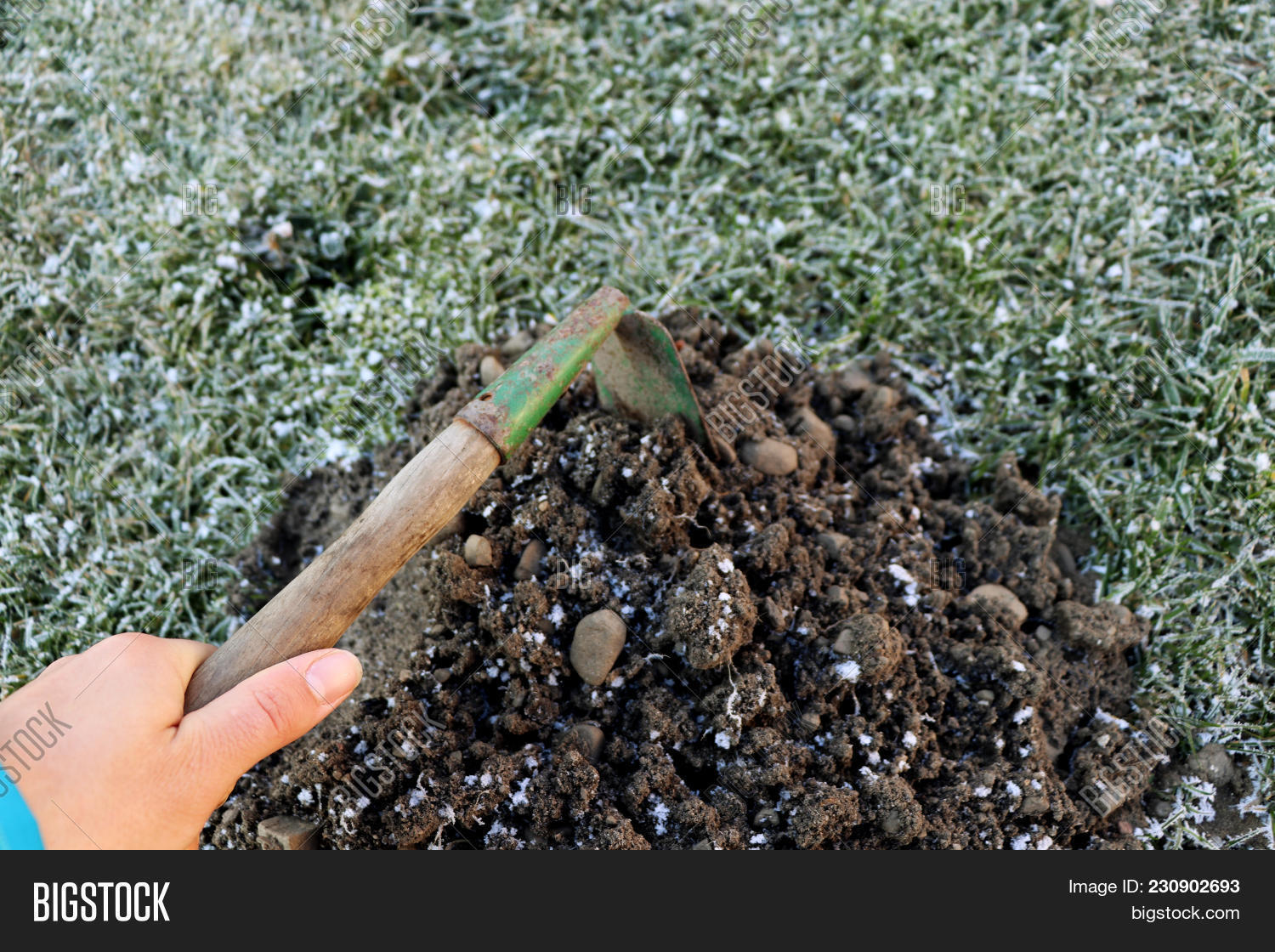 Man Hoe Digging Image & Photo (Free Trial) | Bigstock