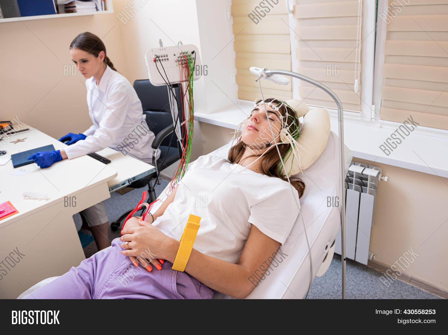 Patient Brain Testing Image & Photo (Free Trial) | Bigstock