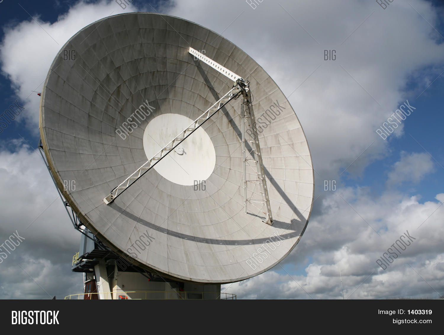 Satellite Dish Image & Photo (Free Trial) | Bigstock