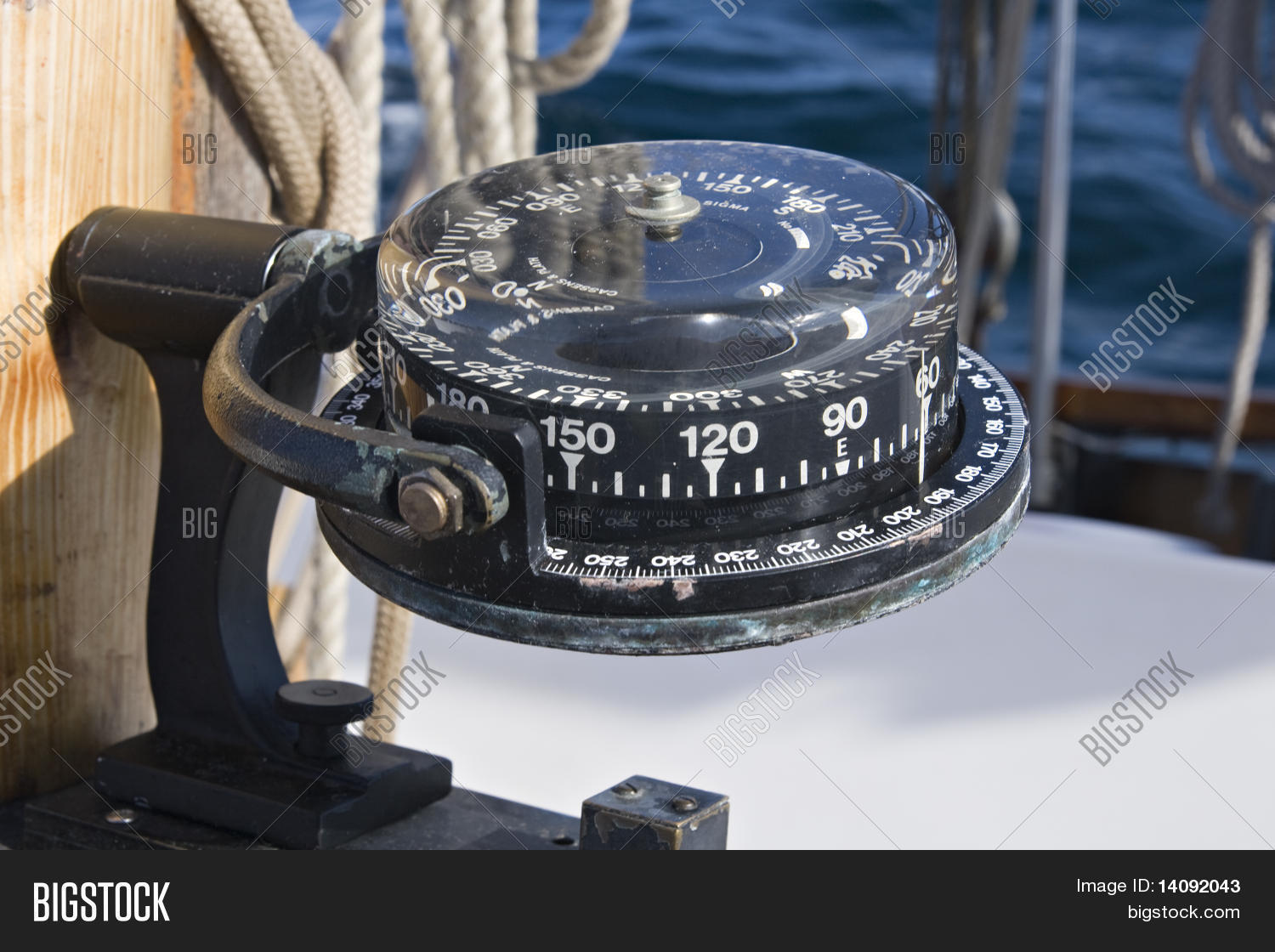 Ship's Compass Image & Photo (Free Trial) | Bigstock
