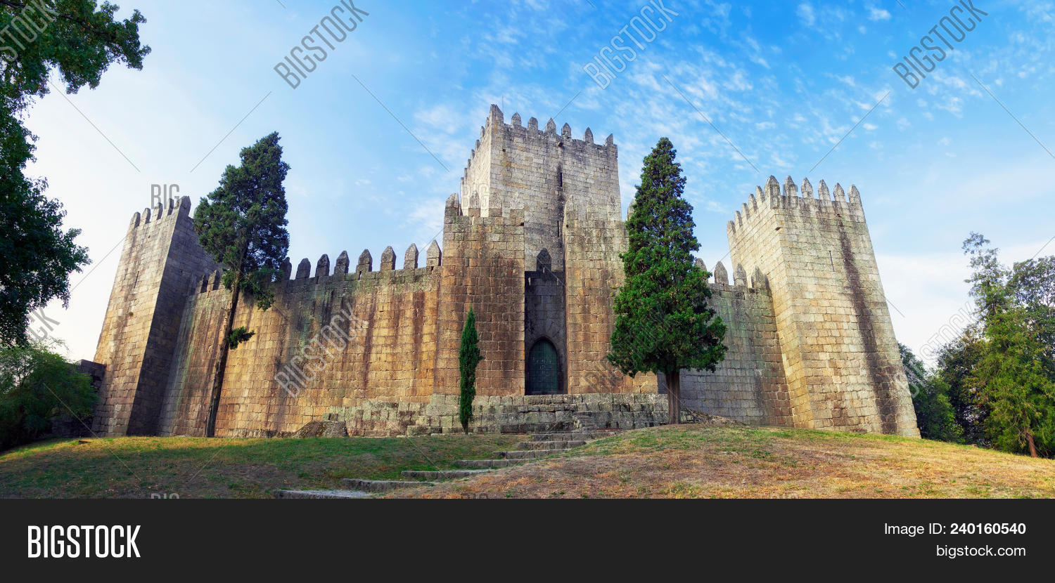 Castelo De Guimaraes Image & Photo (Free Trial) | Bigstock