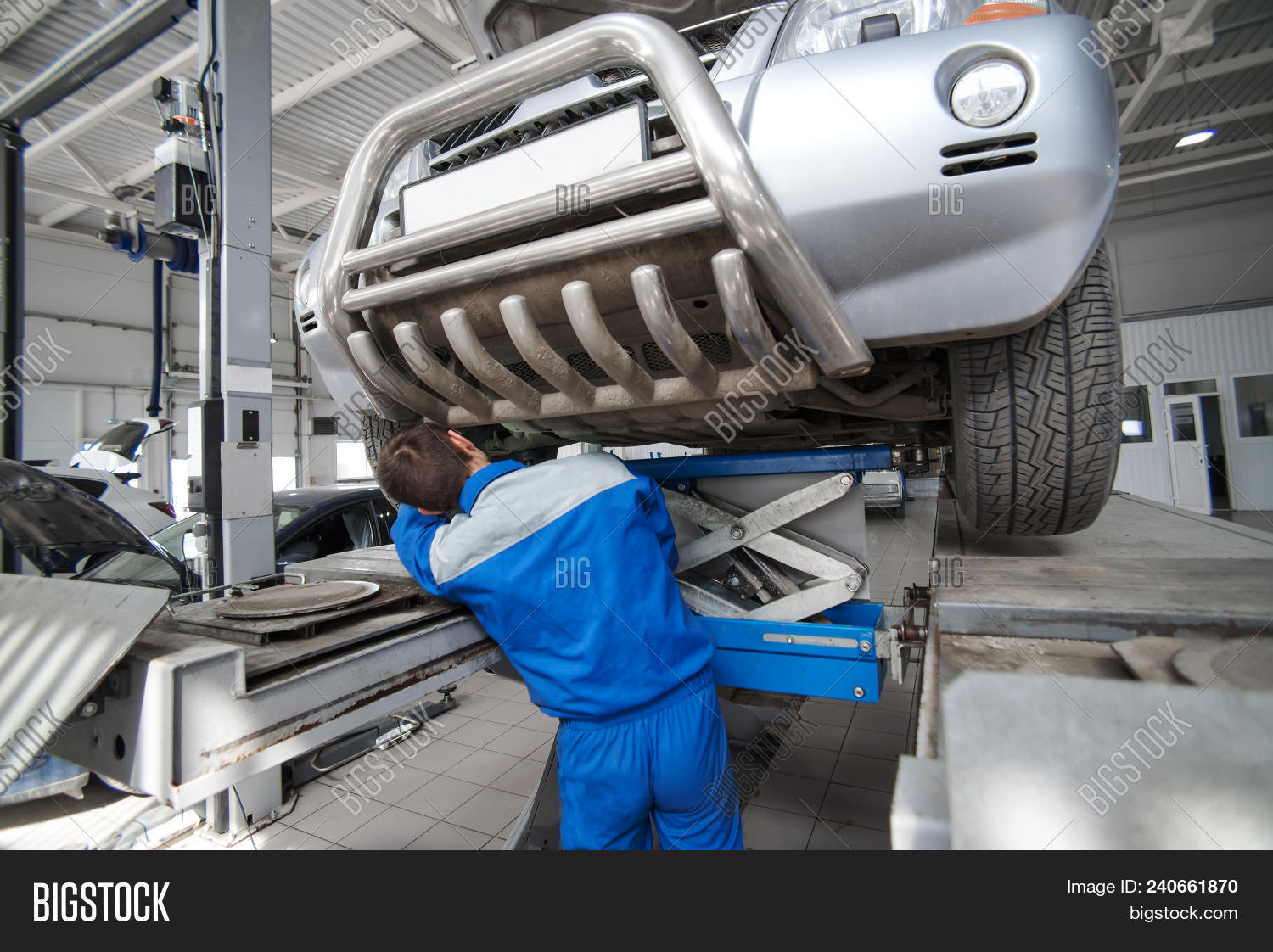 Mechanic Working Car Image & Photo (Free Trial) | Bigstock