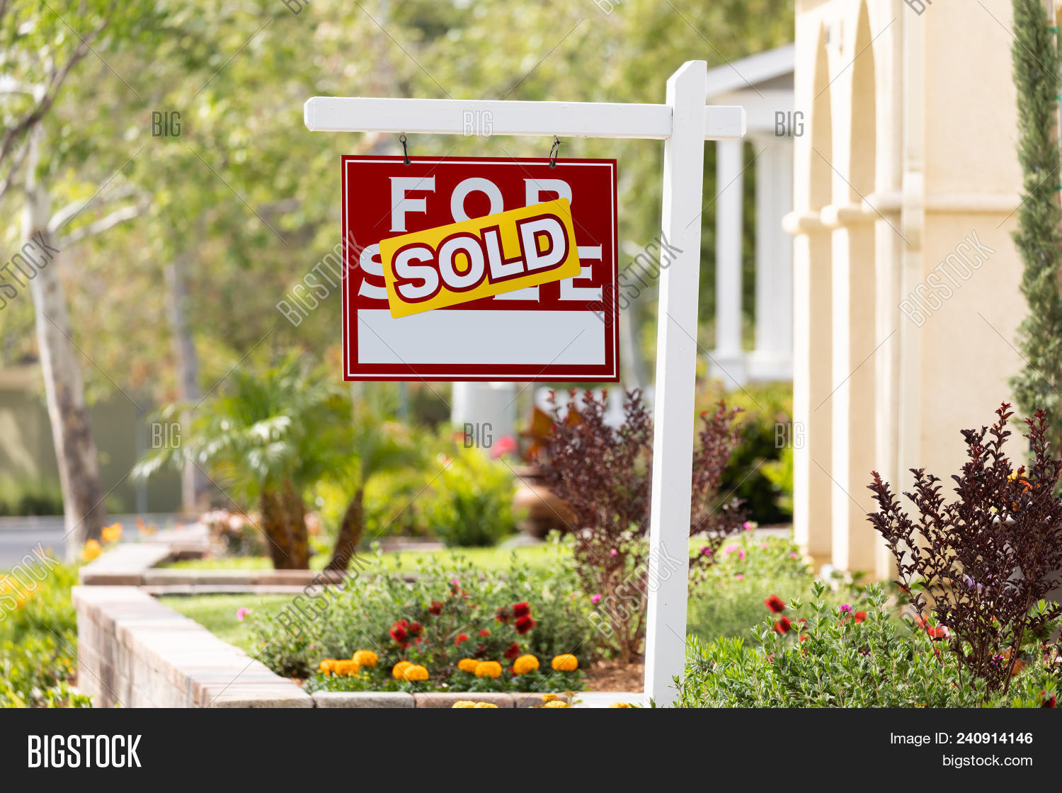 Sold Home Sale Real Image & Photo (Free Trial) | Bigstock