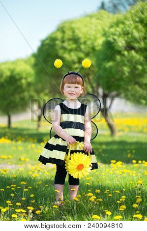 Happy Little Girl Bee Image & Photo (Free Trial) | Bigstock