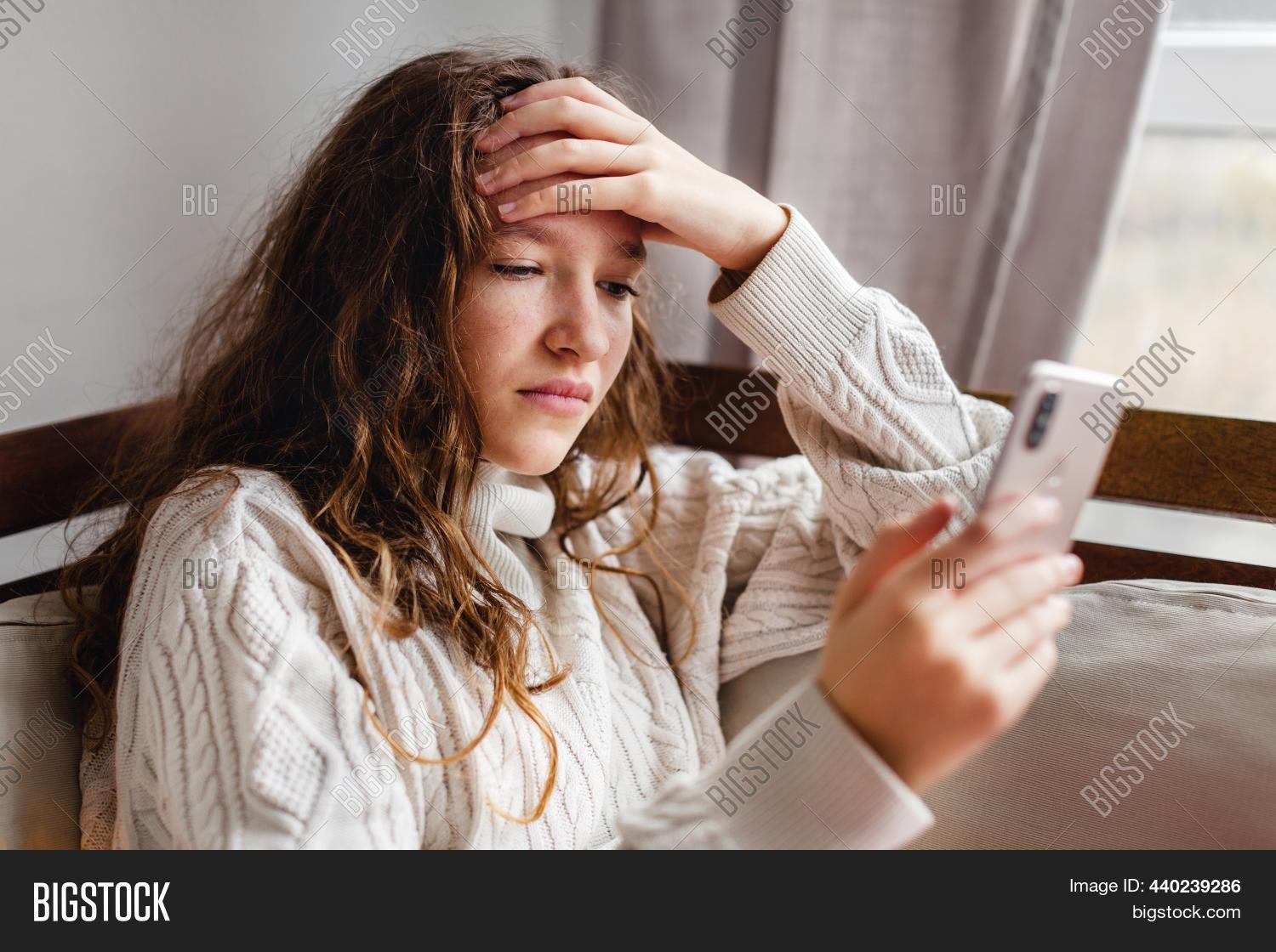 Smartphone Addiction Image & Photo (Free Trial) | Bigstock