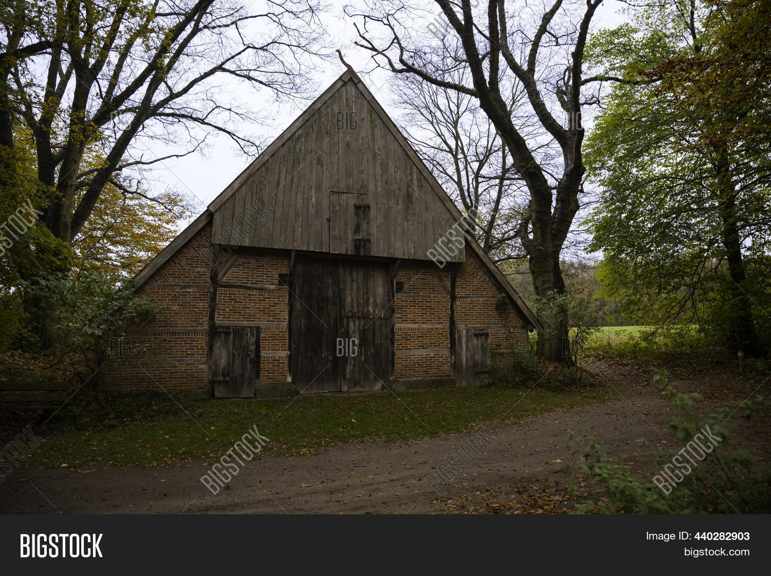 Old Dilapidated Wooden Image & Photo (Free Trial) | Bigstock