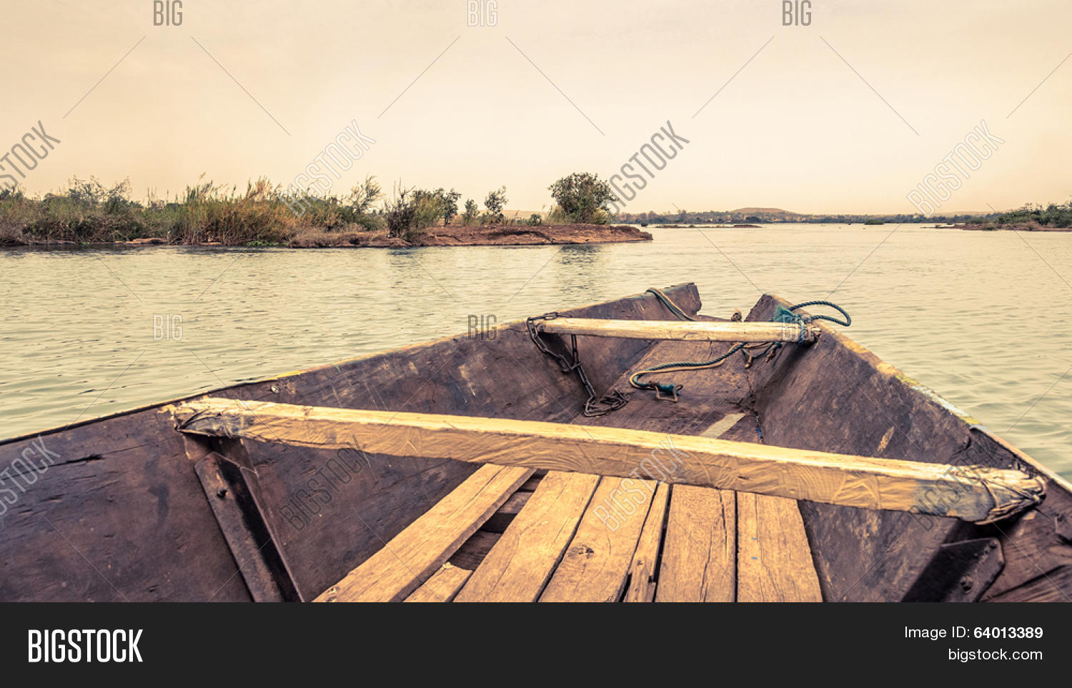 Pirogue On Niger River Image & Photo (Free Trial) | Bigstock