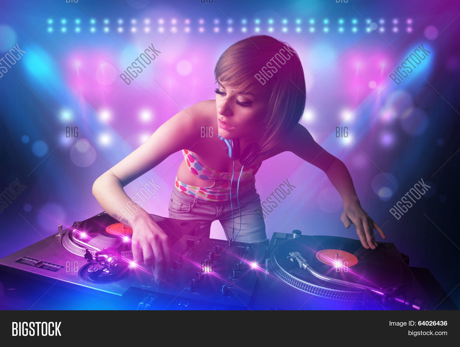 Pretty Young Disc Image & Photo (Free Trial) | Bigstock