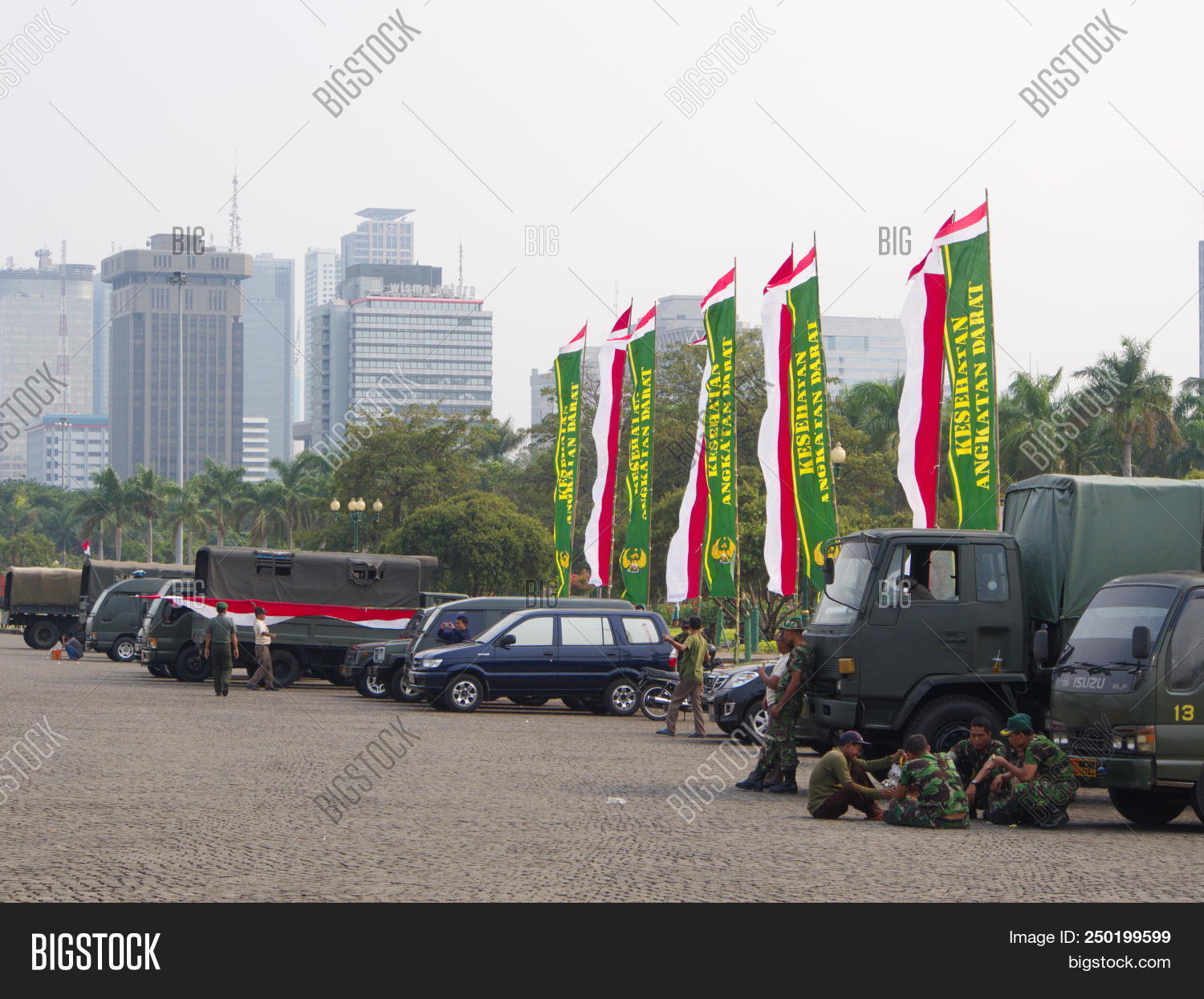 Army Tank Tugu Monumen Image & Photo (Free Trial) | Bigstock