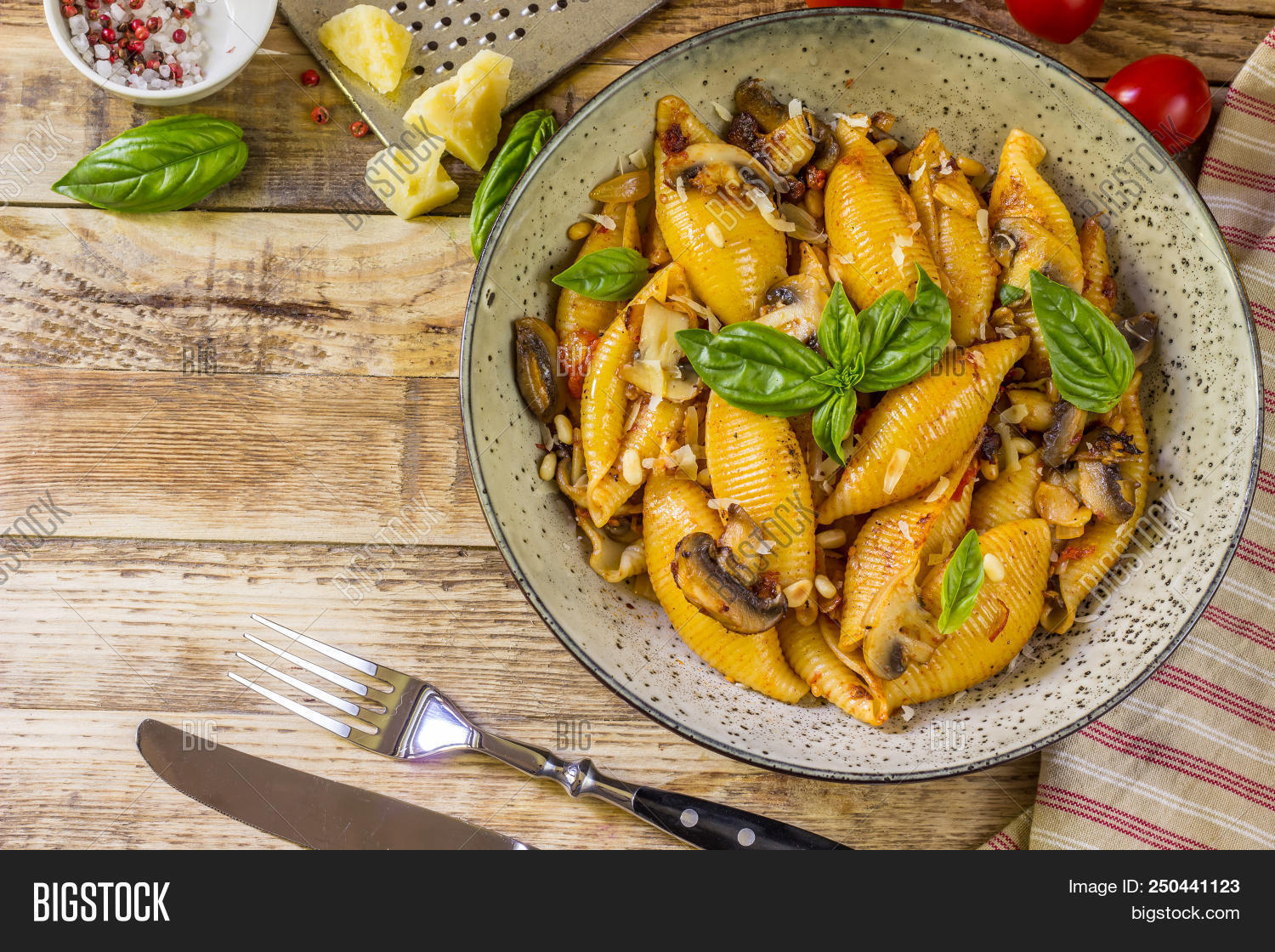 Pasta Conchiglioni Image & Photo (Free Trial) | Bigstock