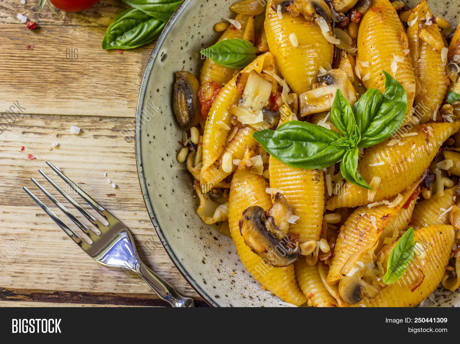 Pasta Conchiglioni Image & Photo (Free Trial) | Bigstock