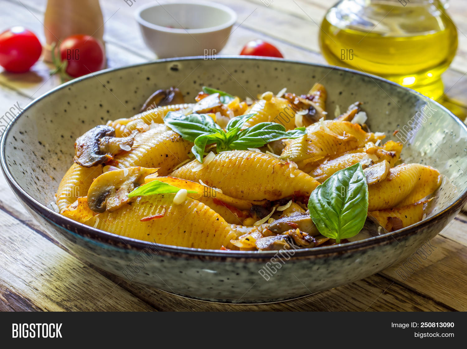 Pasta Conchiglioni Image & Photo (Free Trial) | Bigstock