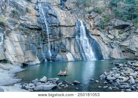 Hundru Falls Waterfall Image & Photo (Free Trial) | Bigstock