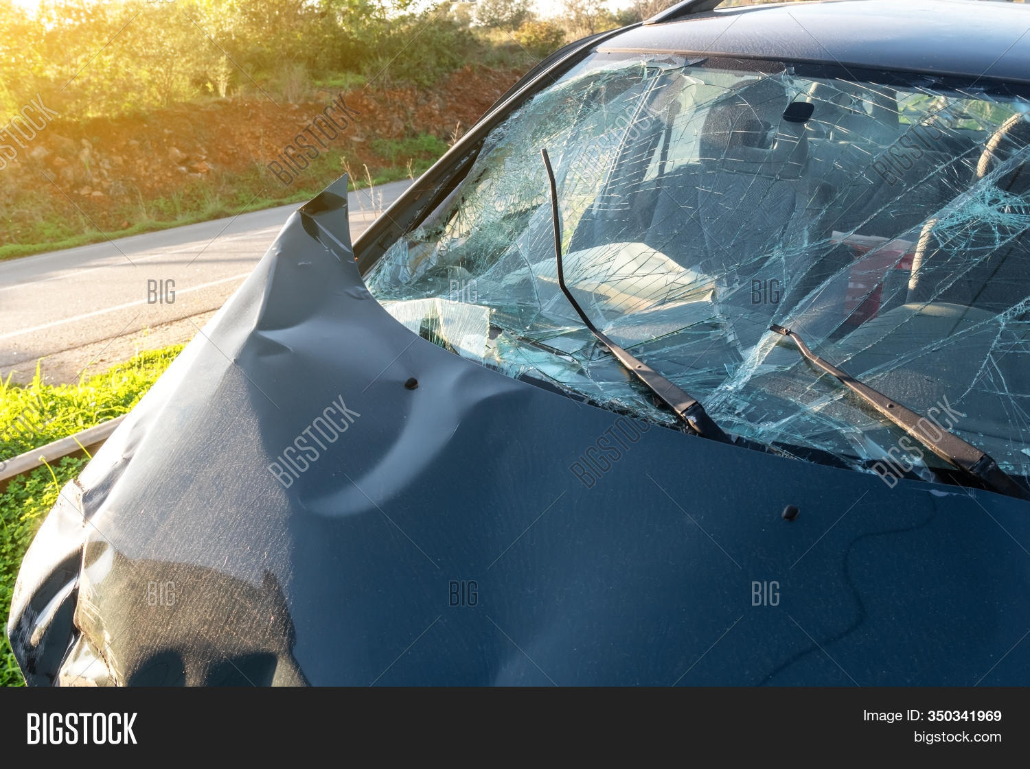 Broken Windshield Car Image & Photo (Free Trial) | Bigstock