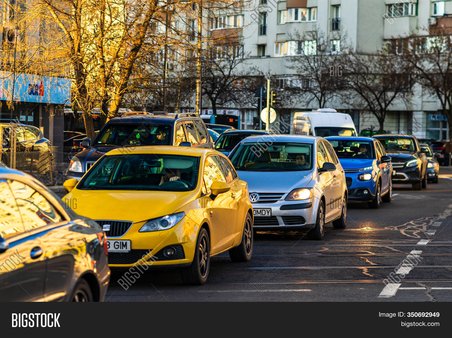 Car Traffic Rush Hour Image & Photo (Free Trial) | Bigstock