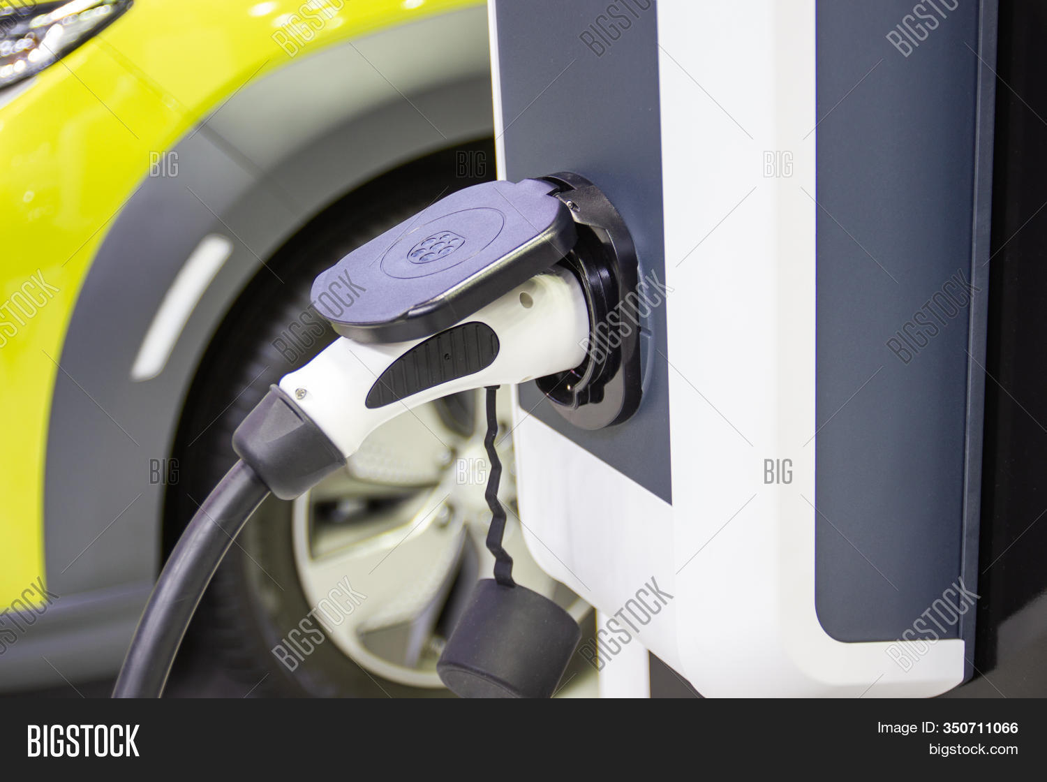 Charging Battery Car Image & Photo (Free Trial) | Bigstock