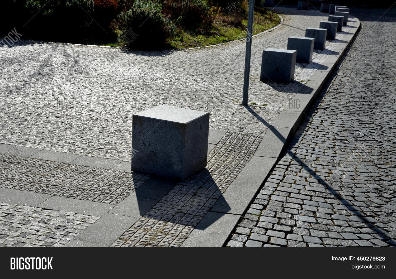 Stone Cubes 이미지 및 사진(무료 체험) | Bigstock