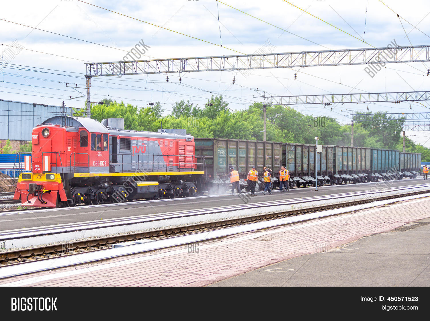 Red Diesel Locomotive Image & Photo (Free Trial) | Bigstock