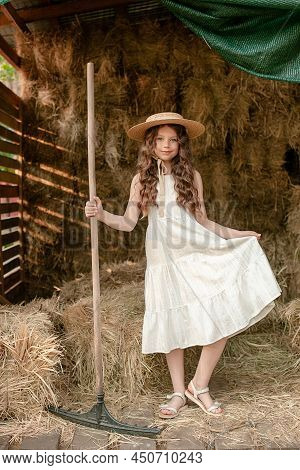 Country Tween Girl Image & Photo (Free Trial) | Bigstock