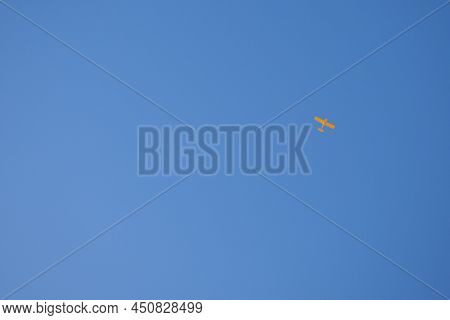 Light Aircraft Flies Image & Photo (Free Trial) | Bigstock