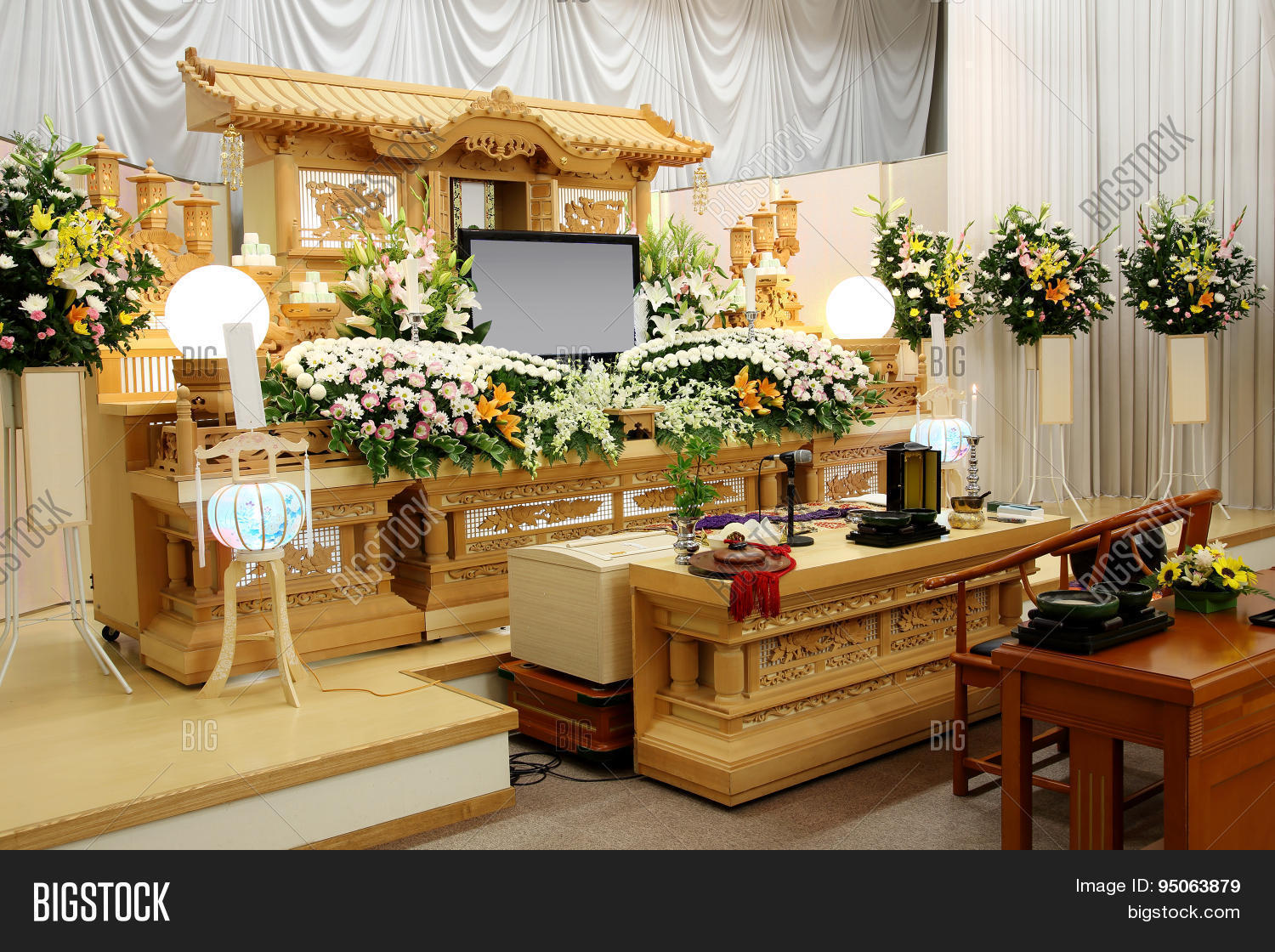 Funeral Home Image & Photo (Free Trial) | Bigstock
