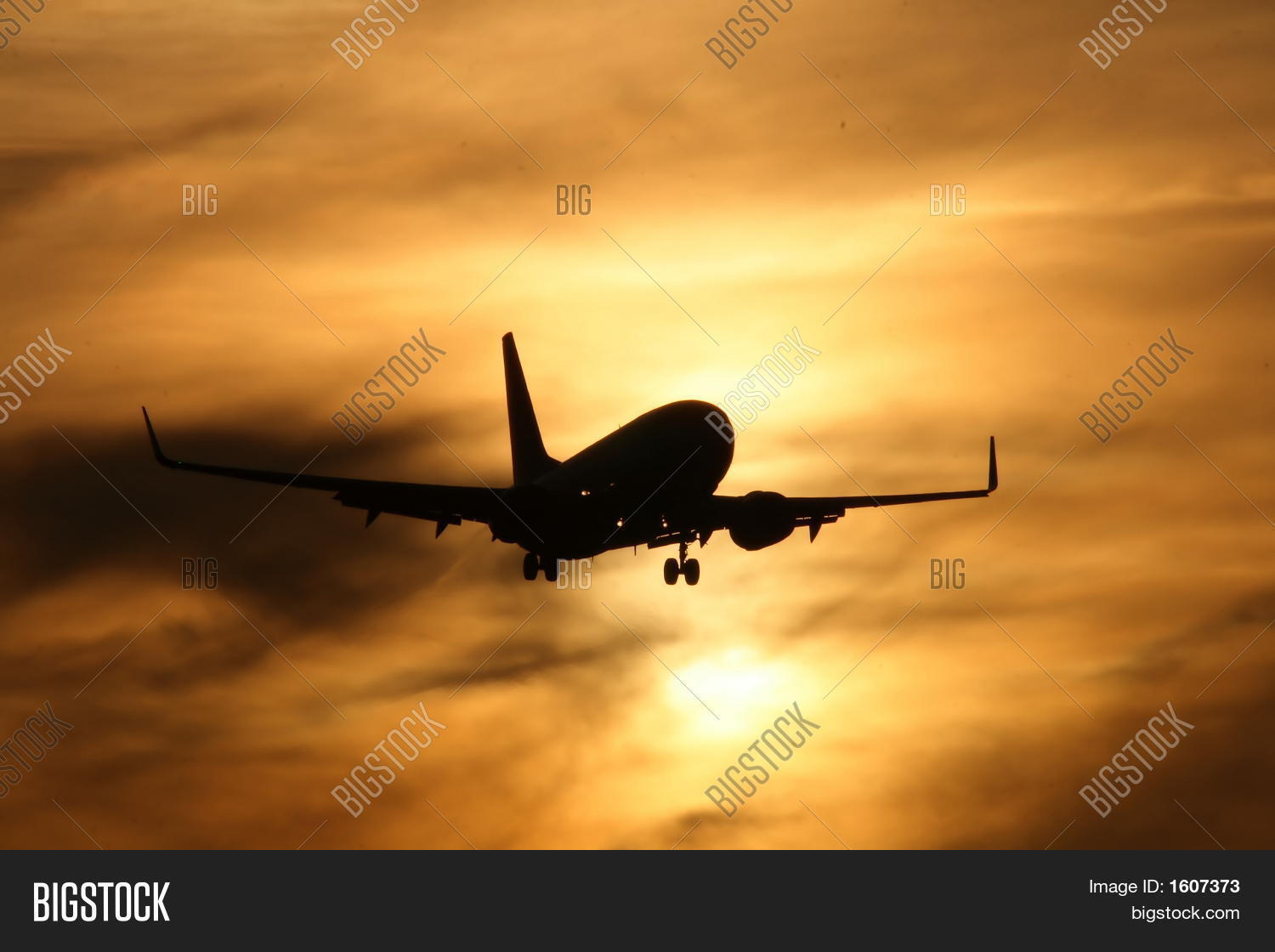 Boeing 737 Sunset Image & Photo (Free Trial) | Bigstock