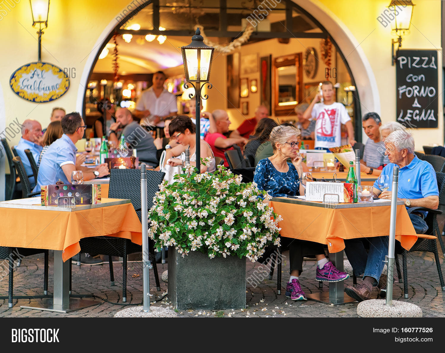 People Eating Street Image & Photo (Free Trial) | Bigstock