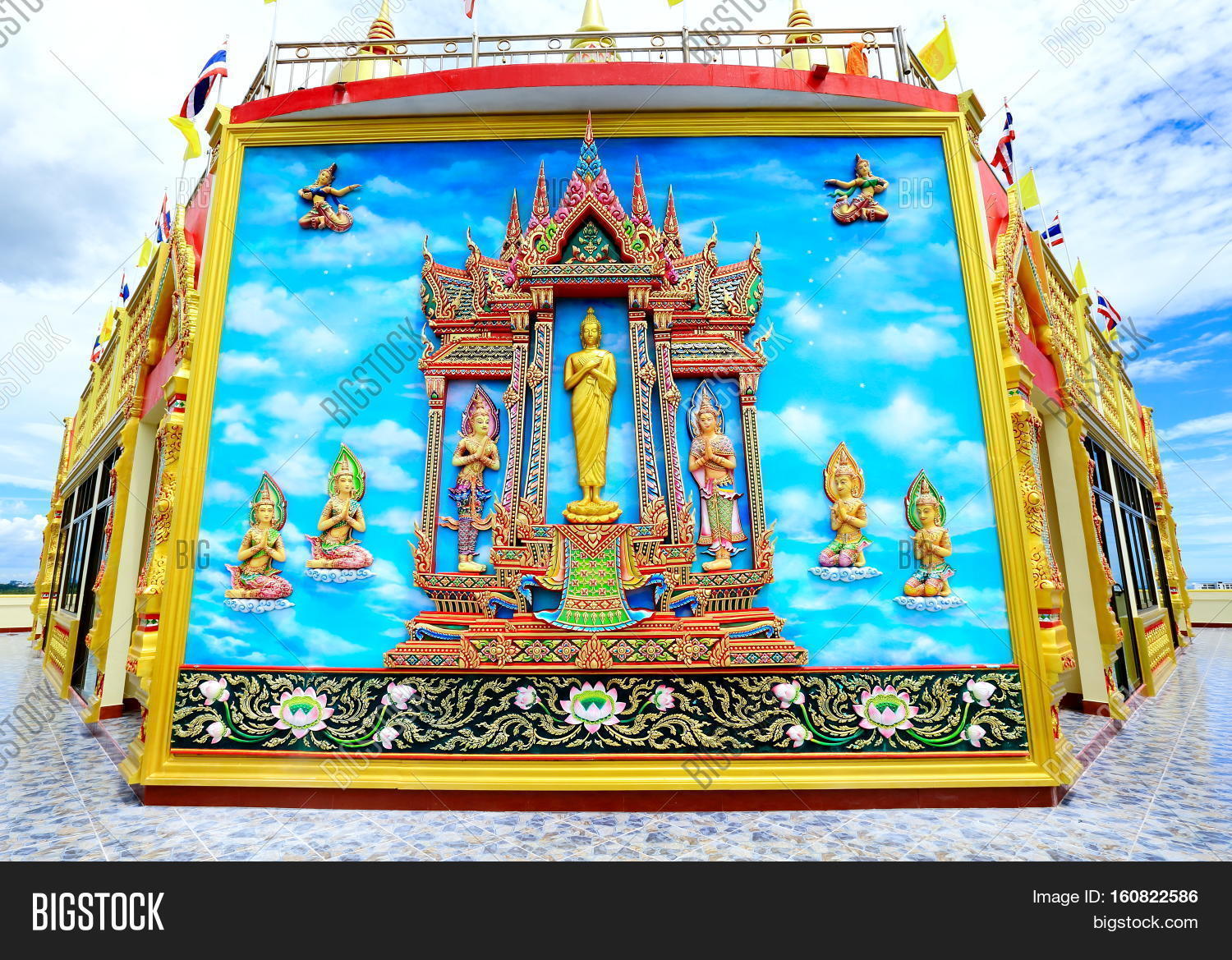 Thai Mural Sculpture Image & Photo (Free Trial) | Bigstock